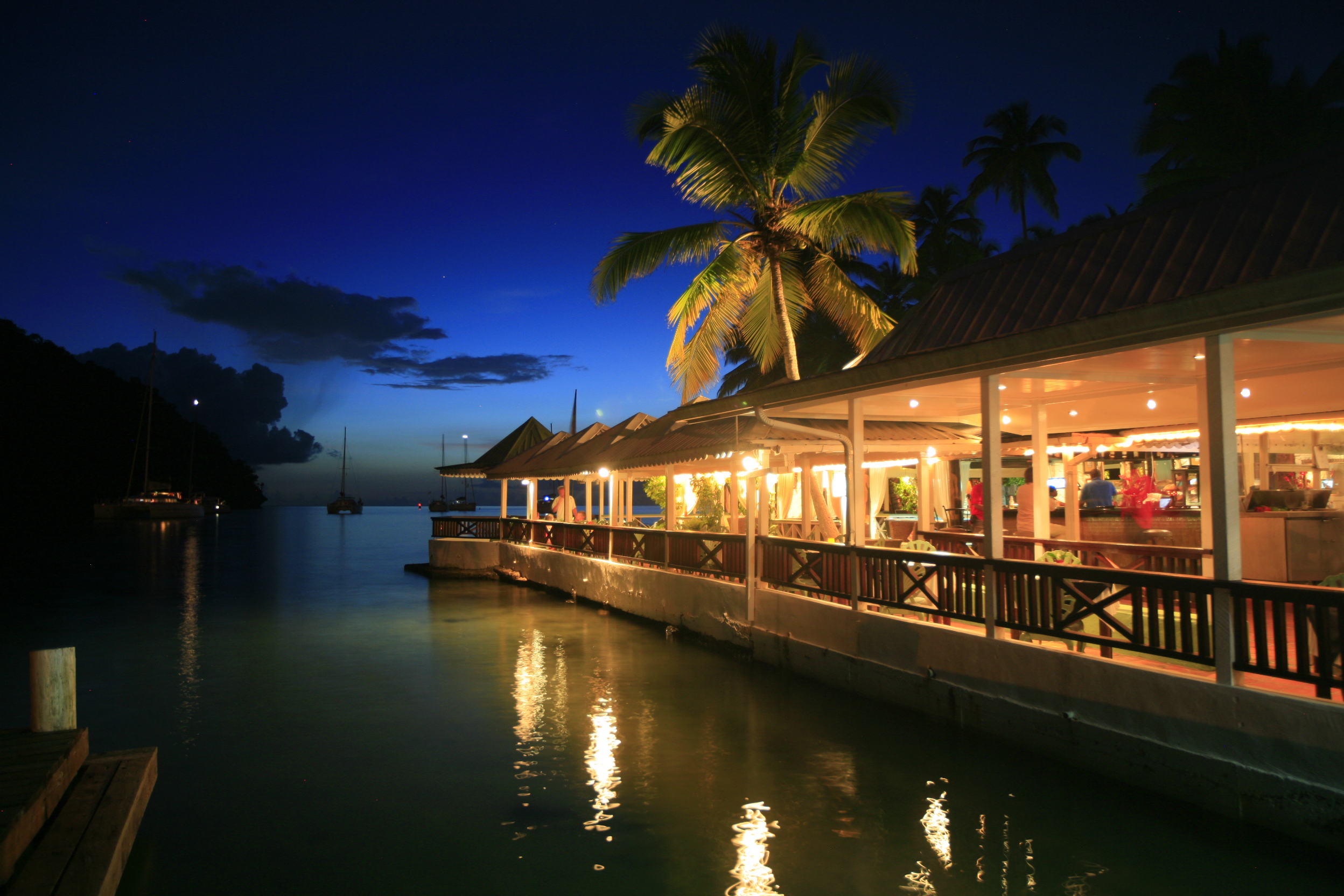 Dining at Marigot Beach Club & Dive Resort